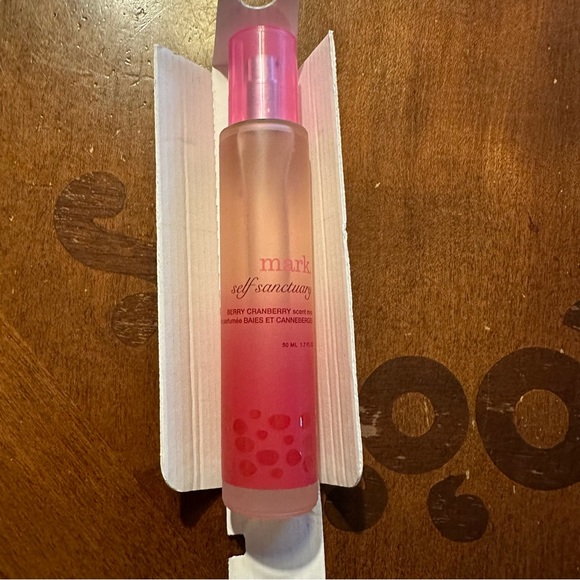 mark. | Bath & Body | Avon Mark Self Sanctuary Scent Mist Berry ...